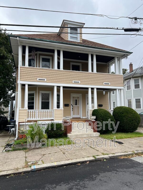 36 Hillside Ave, Providence, RI 02906 - House Rental in Providence, RI ...