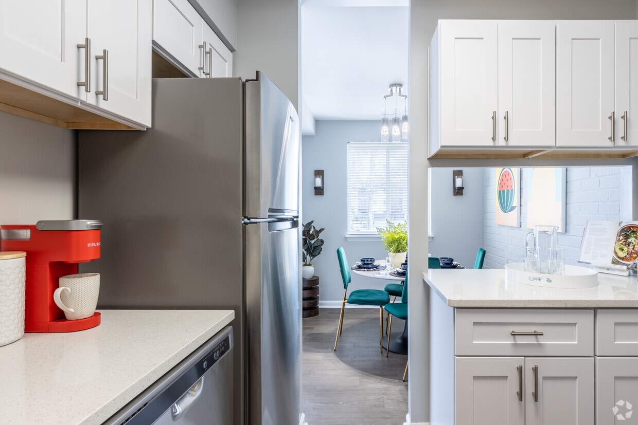 Fairfield Crossing Apartments - 7703 Lee Hwy Falls Church, VA 22042 ...