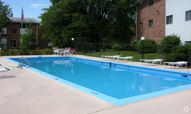 Pine Ridge - Apartments in Moline, IL | Apartments.com
