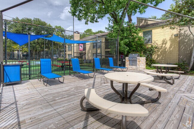 Cambridge Place Apartments - 10901 Meadowglen Ln Houston, TX ...