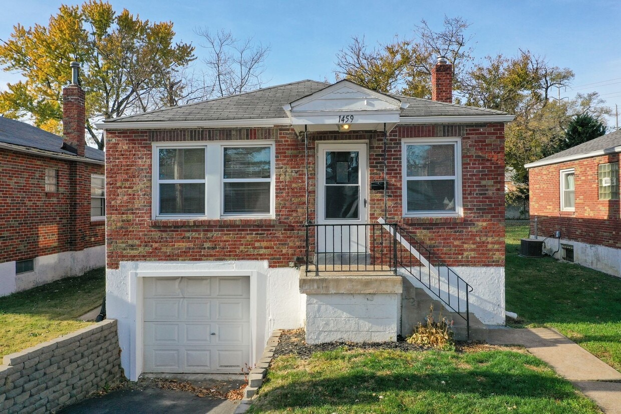 1459 Sheridan Dr, St. Louis, MO 63132 - House Rental in St. Louis, MO ...