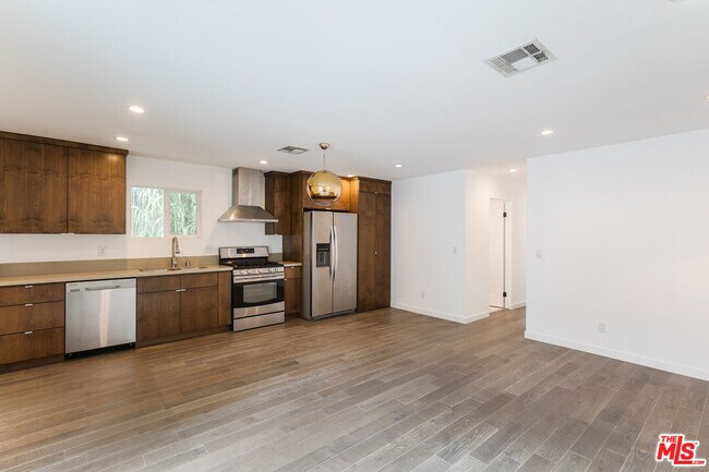 1662 Benton Wy, Los Angeles, CA 90026 - House Rental in Los Angeles, CA ...