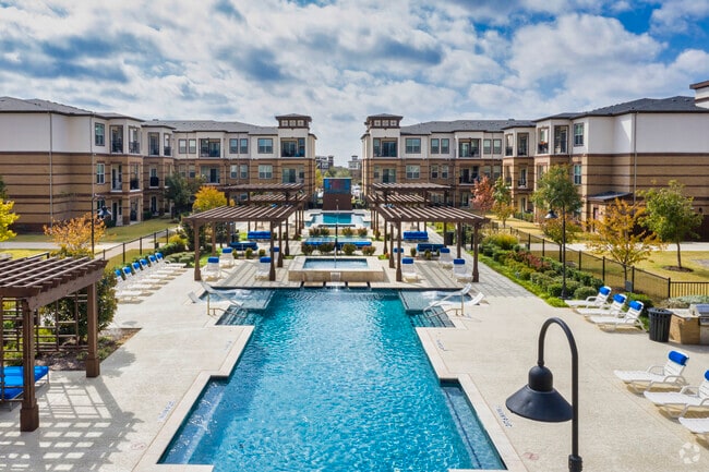 Apartments for Rent with Hardwood Floors in Barcelona, Mckinney ...