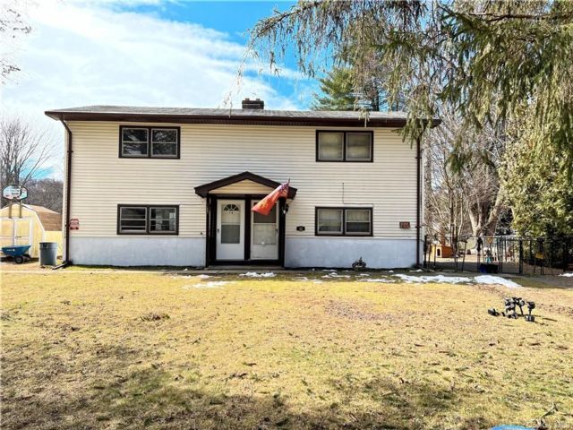 1 Maple Ln, Westbrookville, NY 12785 - House Rental in Westbrookville ...