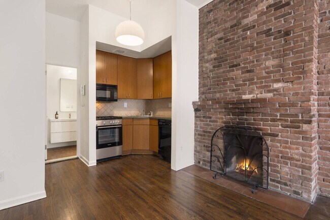 242 W 72nd St Unit 3R, New York, NY 10023 - Condo for Rent in New York ...