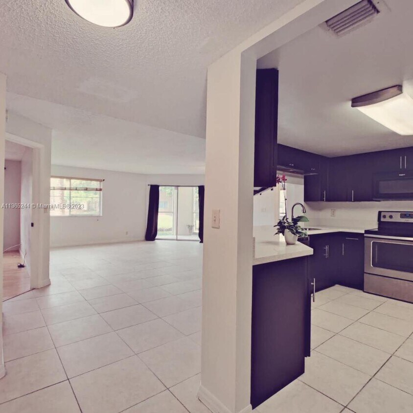 9977 Westview Dr Unit 117, Coral Springs, FL 33076 - Room for Rent in ...