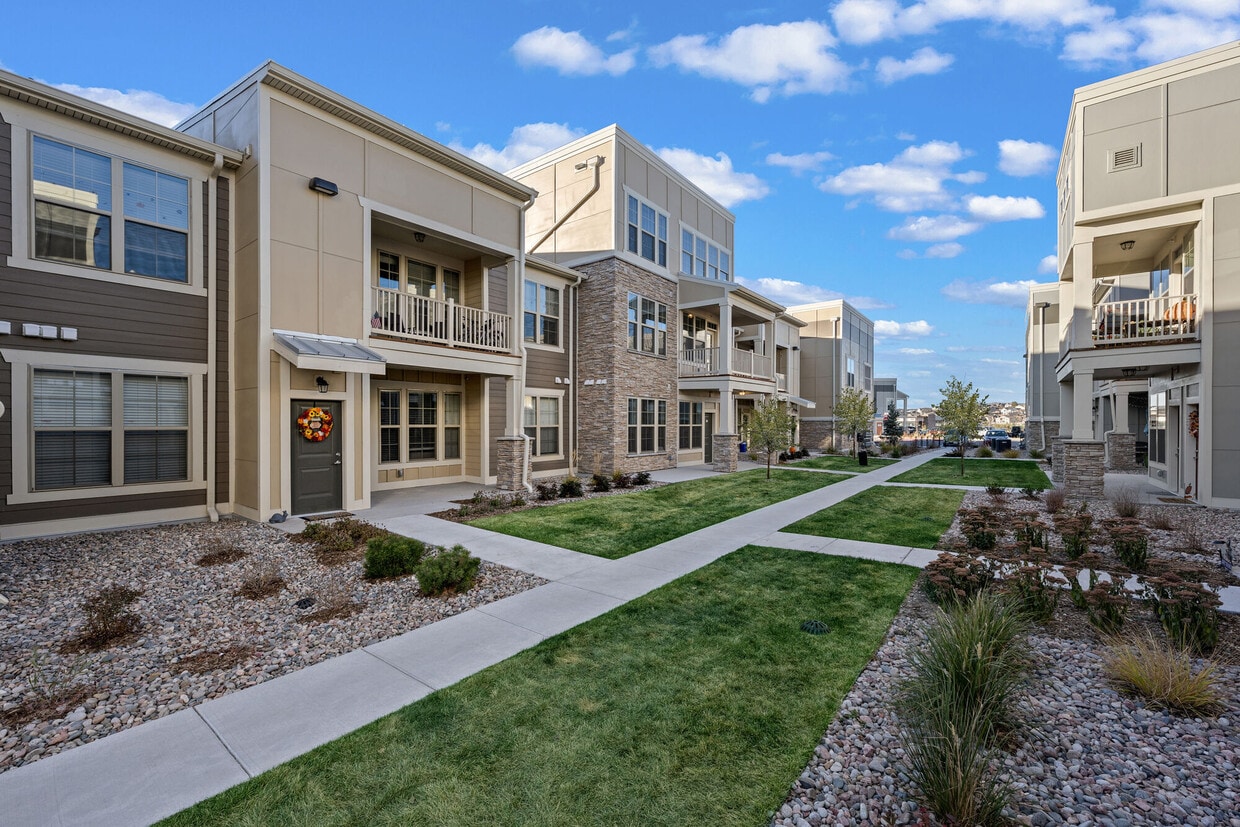 Springs at Pena Station - Apartments in Denver, CO | Apartments.com