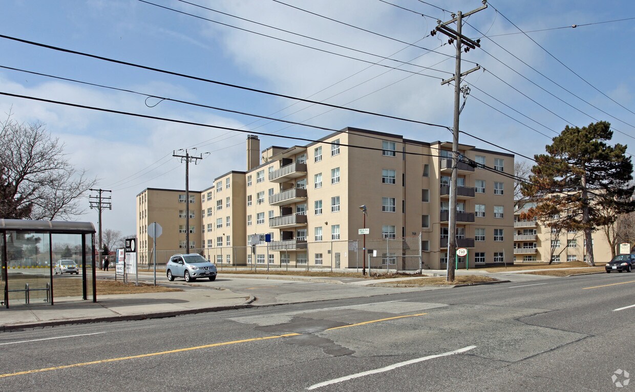 Midland Complex Apartments - 740-746 Midland Ave Toronto, ON ...
