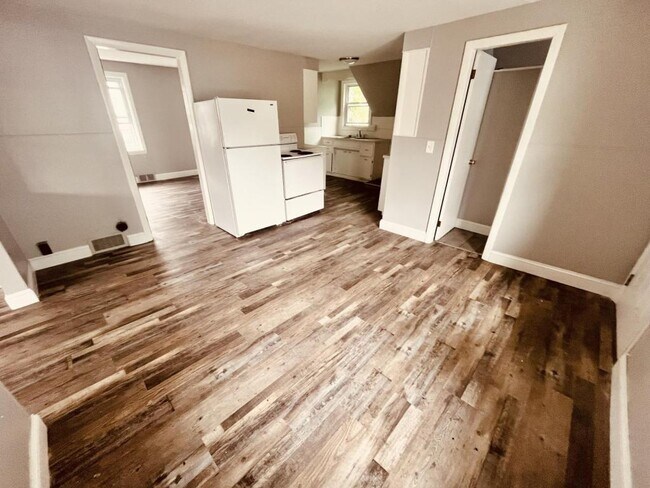 12 Howe St, Lewiston, ME 04240 - House Rental in Lewiston, ME ...