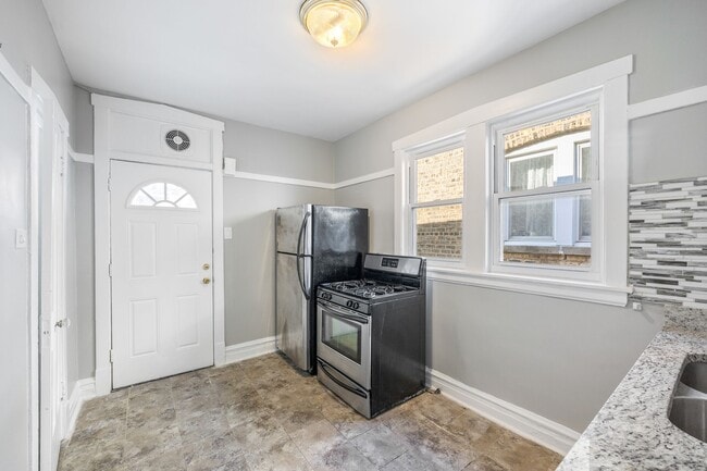 6416 N Leavitt St Unit 2, Chicago, IL 60645 - 6416 N Leavitt St Chicago ...