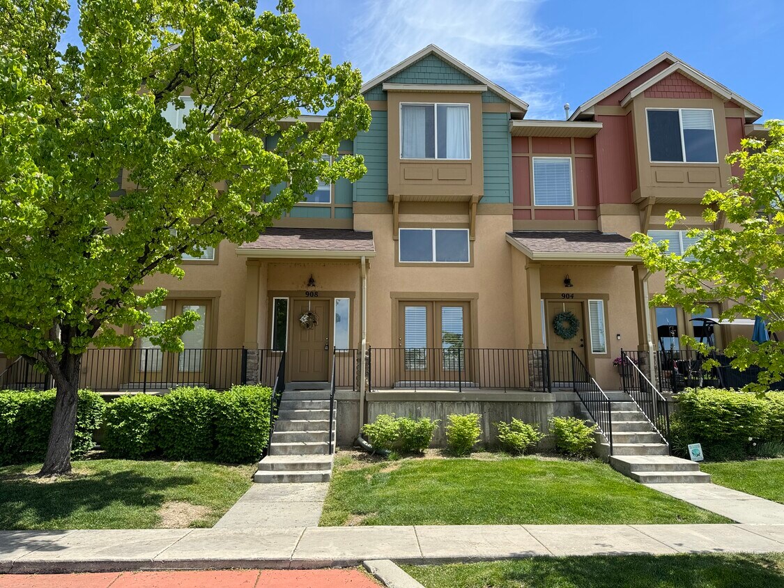 908 Shepard Creek Pky, Farmington, UT 84025 - Townhome Rentals in ...