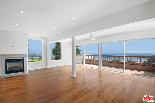 23914 De Ville Way Unit D, Malibu, CA 90265 - Condo for Rent in Malibu ...