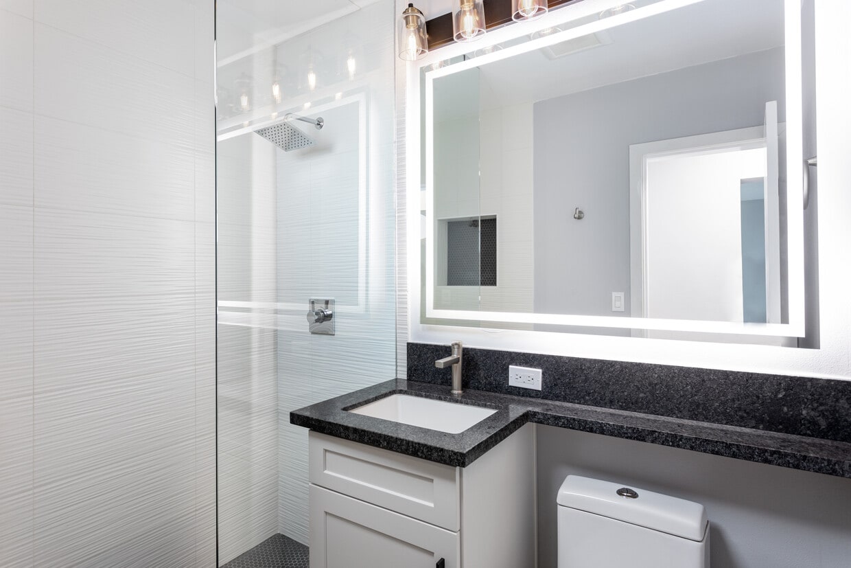Apex Apartment Homes - 530 W Wilson St Costa Mesa, CA 92627 ...