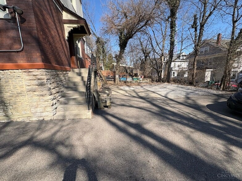 2218 Highland Ave, Cincinnati, OH 45219 | Apartments.com