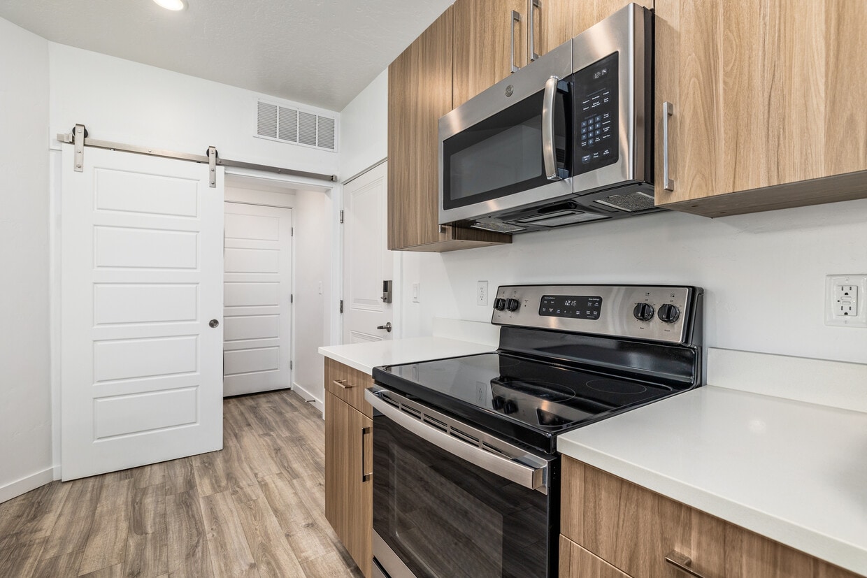 Village East Apartments & Townhomes - 12000 W Fairview Ave Boise, ID ...