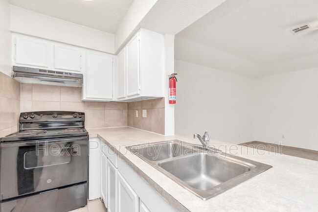 6021 Bonn Echo Ln Apartment | Rice University | Off-Campus Housing Search