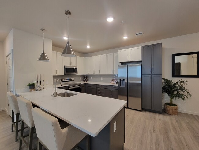 Saddle Ridge Luxury Apartments - 6830 Countryside Ave Cheyenne, WY ...