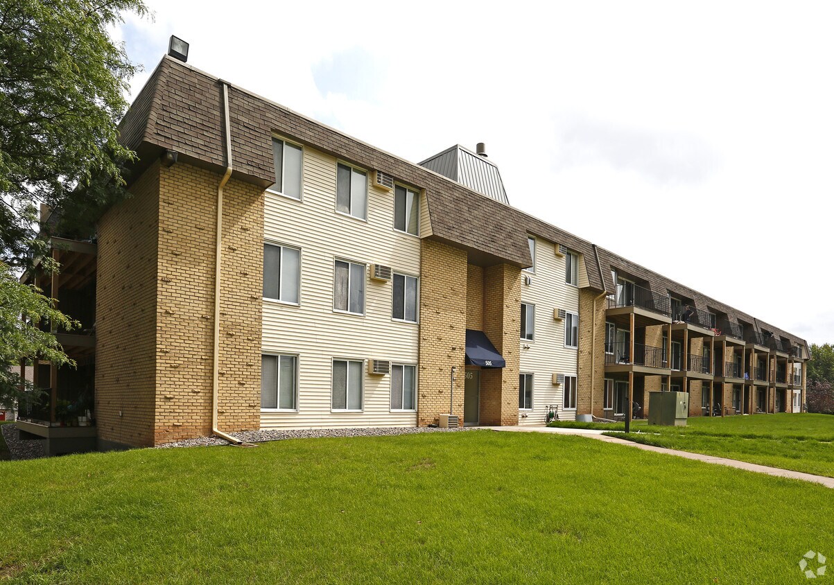 Shoreview Grand Apartments - Shoreview, MN | Apartments.com