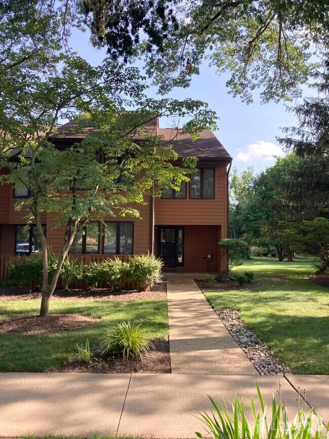 Princeton Windrows Apartments for Rent with Hardwood Floors - Princeton ...