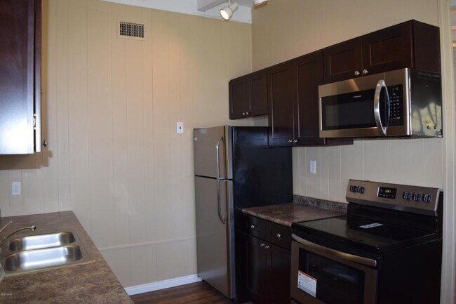 1211 Friendship Ave, Panama City, FL 32401 - Townhome Rentals in Panama ...
