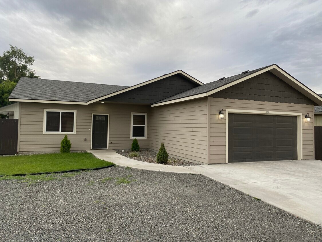 879 Sw 14th Plz, Hermiston, OR 97838 - House Rental in Hermiston, OR ...