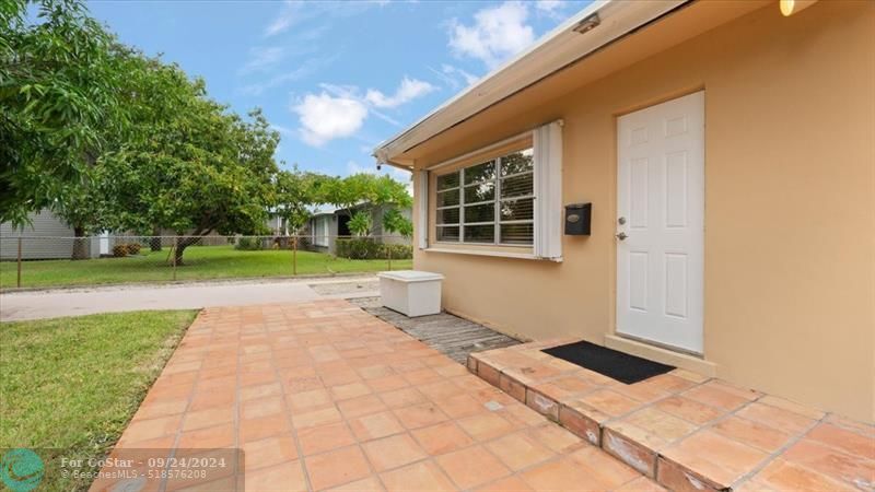724 NE 2nd St, Pompano Beach, FL 33060 - Room for Rent in Pompano Beach ...