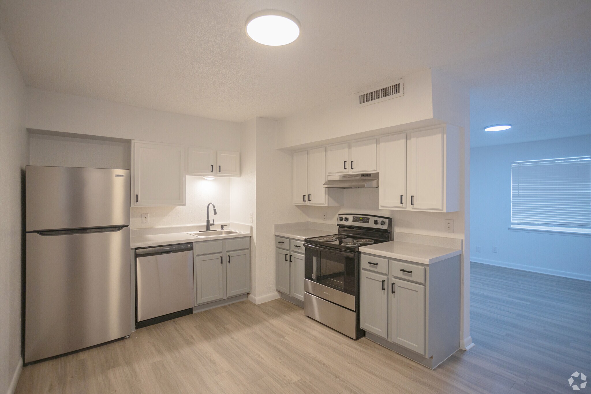 Midpoint on Wilshire - 701 E Wilshire Blvd Oklahoma City, OK 73105 ...