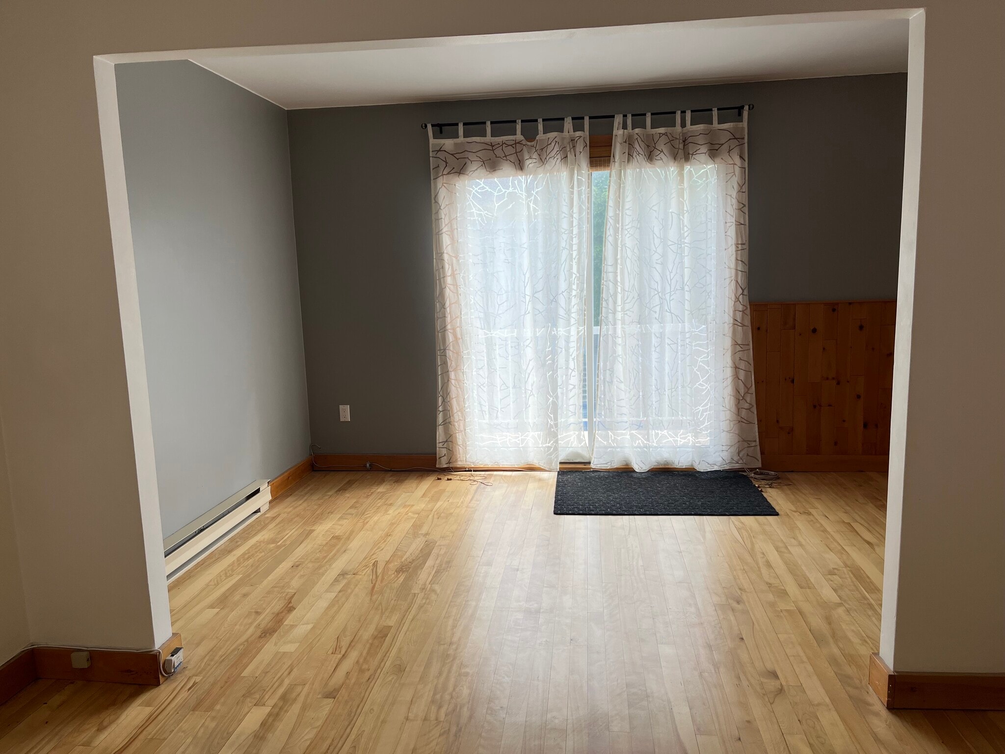 5855 Rue De Cadillac Unité 5857, Montréal, QC H1M 2L6 Appartements ...