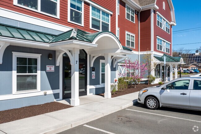 Brookfield Village Apartments - Apartments in Brookfield, CT ...