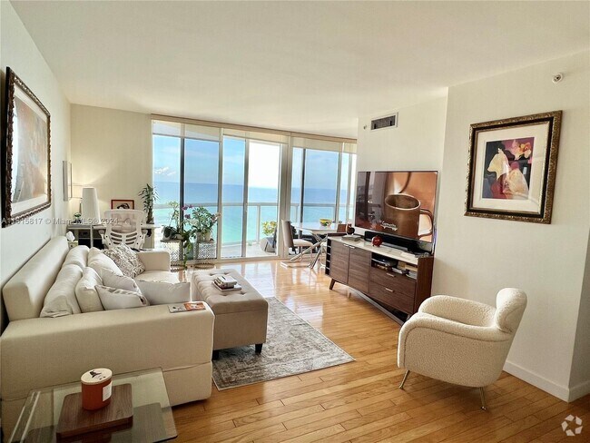 Oceanfront Apartments for Rent with a Living Room - Miami Beach, FL - 4 ...