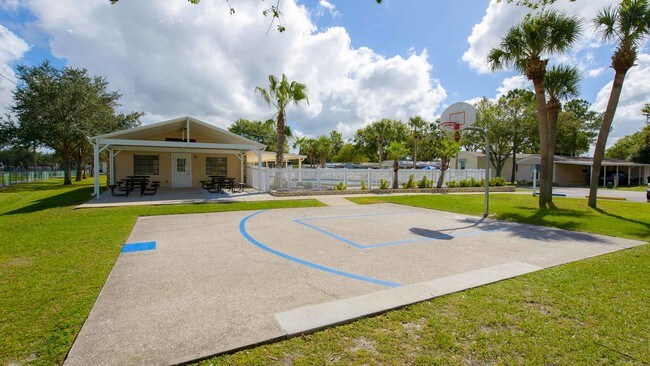 Kings Manor Apartments - Lakeland, FL | Apartments.com