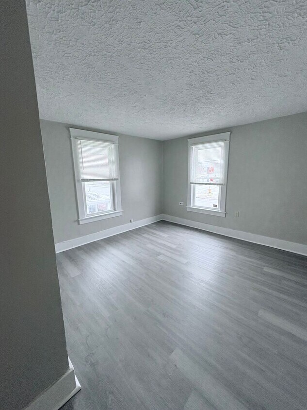 1741 W Market St Unit Upper, Warren, OH 44485 - Room for Rent in Warren ...