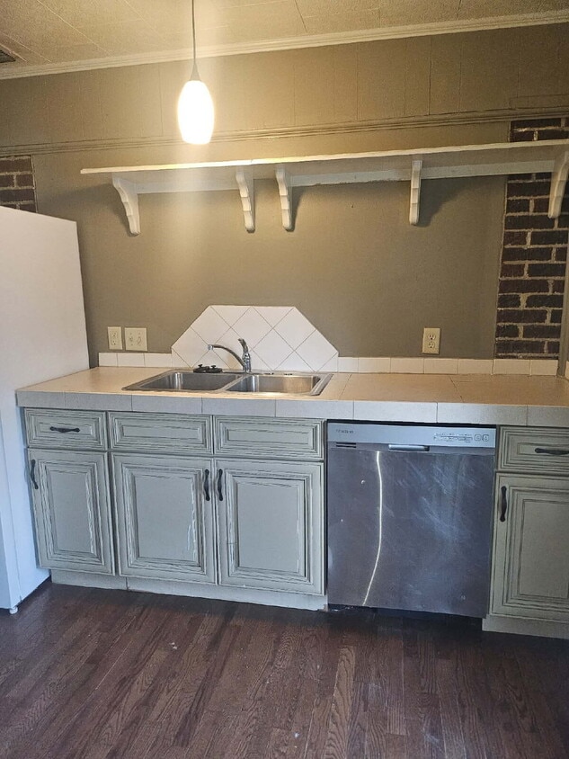 1801 W Nettleton Ave, Jonesboro, AR 72401 - Room for Rent in Jonesboro ...