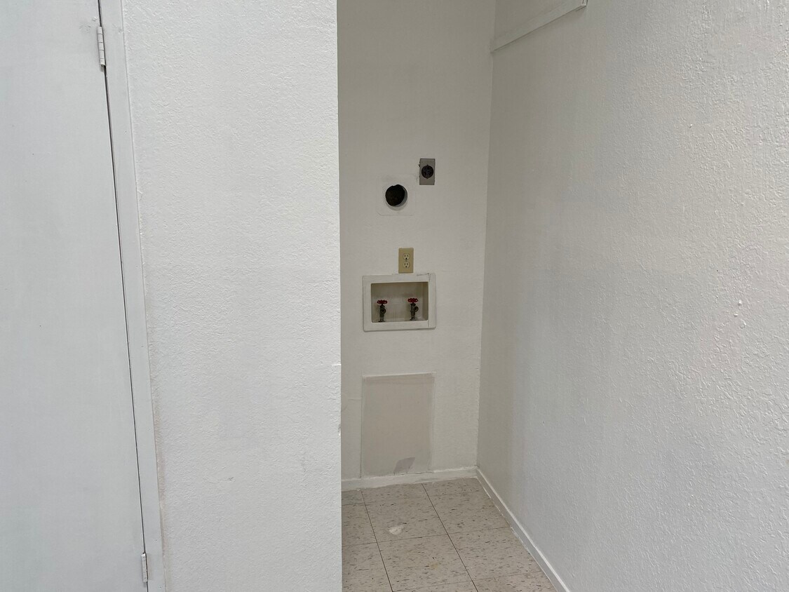 8153 Saint Andrew Ln Unit #D, El Paso, TX 79907 - 8153 Saint Andrew Ln ...