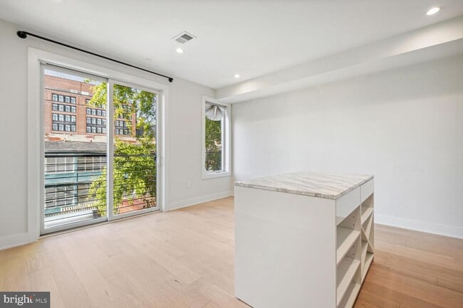 2466 Ontario Rd NW Unit 4, Washington, DC 20009 - Room for Rent in ...