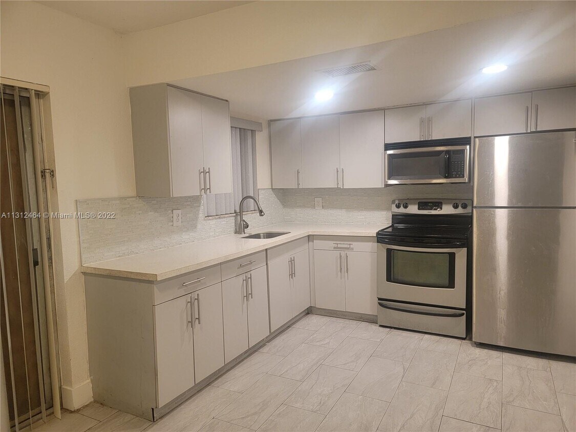 5225 NW 27th St, Lauderhill, FL 33313 - Townhome Rentals in Lauderhill ...