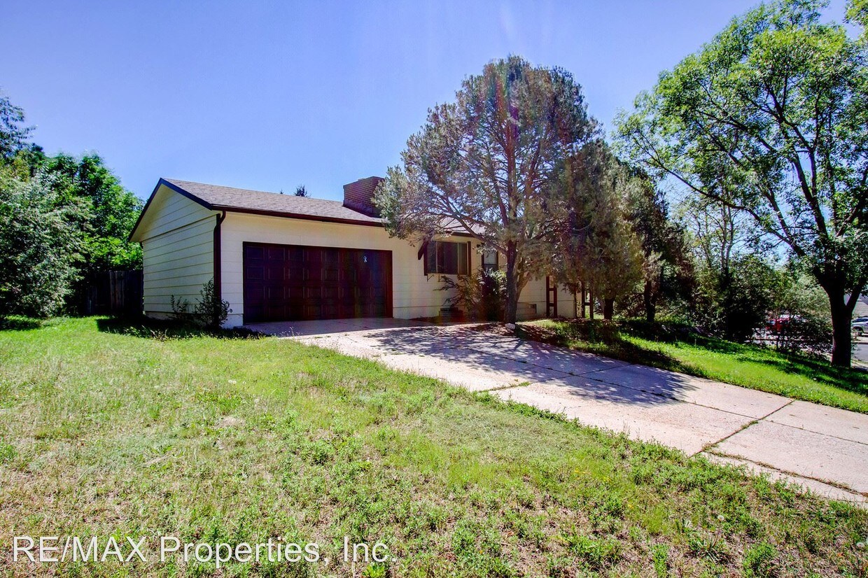 4726 Debonair Cir, Colorado Springs, CO 80917 - House Rental in ...