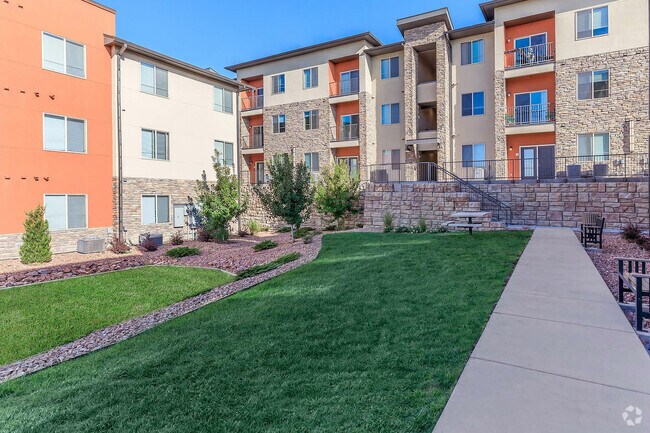 Huntington Heights Apartments for Rent with a Walk-In Closet - Colorado ...