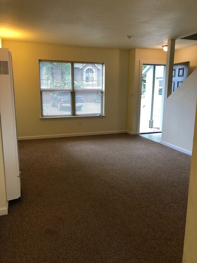 2970 Mack Rd Unit D, Arcata, CA 95521 - Room for Rent in Arcata, CA ...