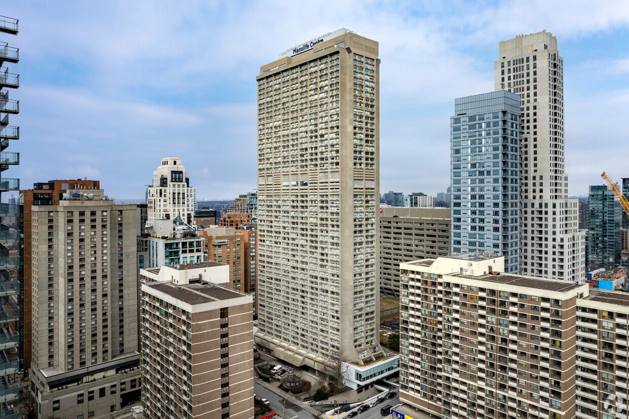 44 Charles West in Manulife Centre Apartments - 55 Bloor St W Toronto ...