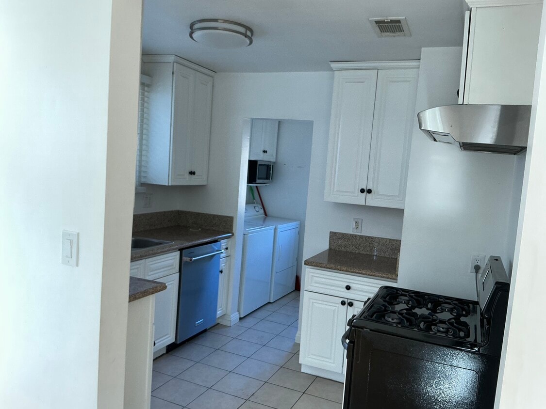 10713 Esther Ave, Los Angeles, CA 90064 - House Rental in Los Angeles ...