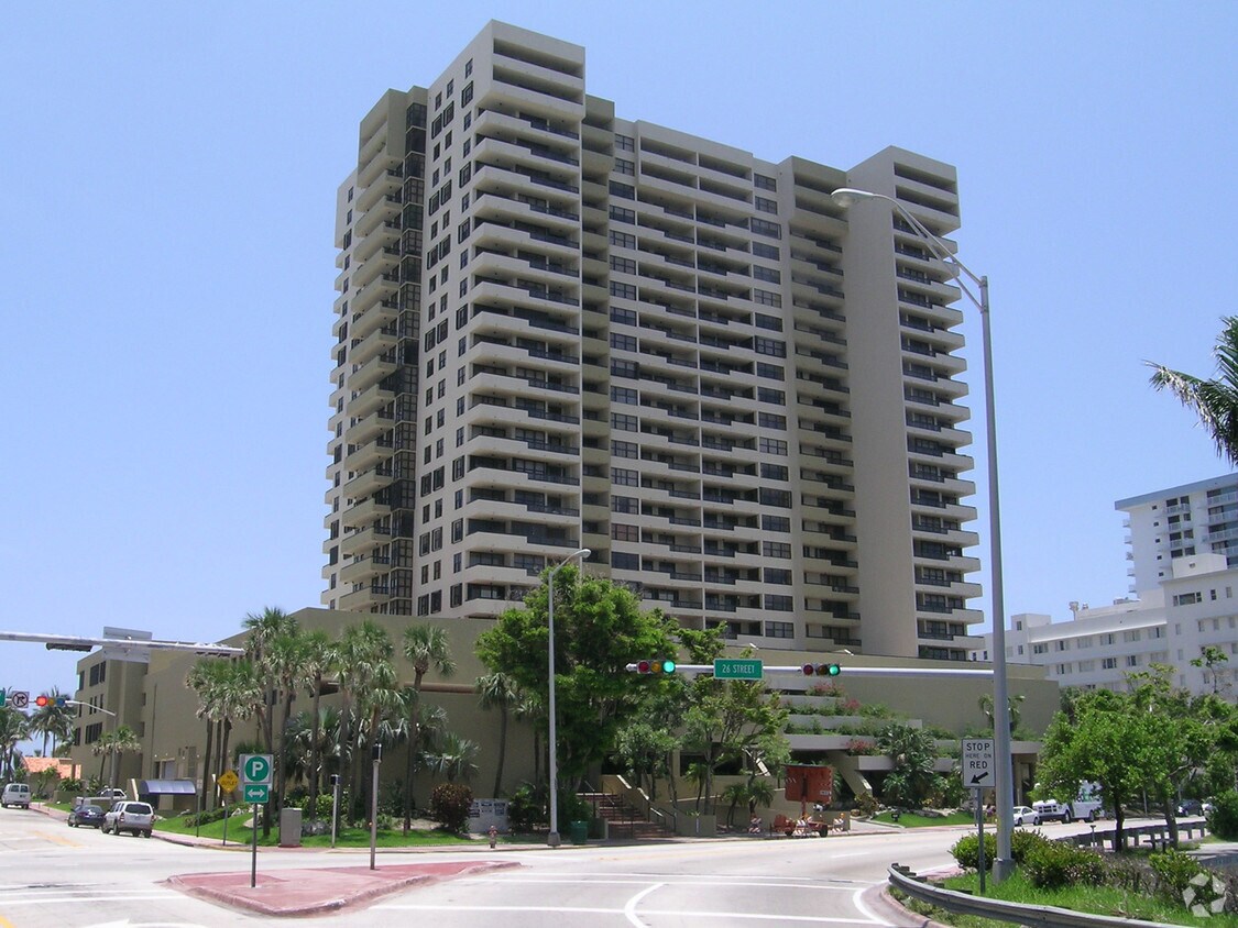 Club Atlantis Condominiums - Apartments in Miami Beach, FL | Apartments.com