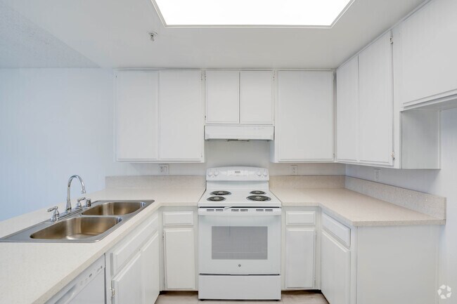 Mountain View Senior Living Apartments for Rent - El Monte, CA - 1 ...