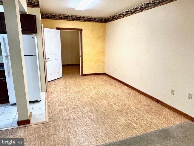511 W Penn Ave Unit 5, Robesonia, PA 19551 - Room for Rent in Robesonia ...