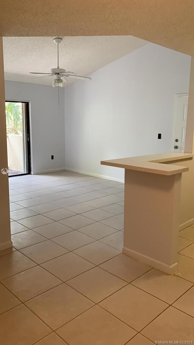 7115 NW 179th St Hialeah, FL 33015 - Alquileres en Hialeah, FL ...