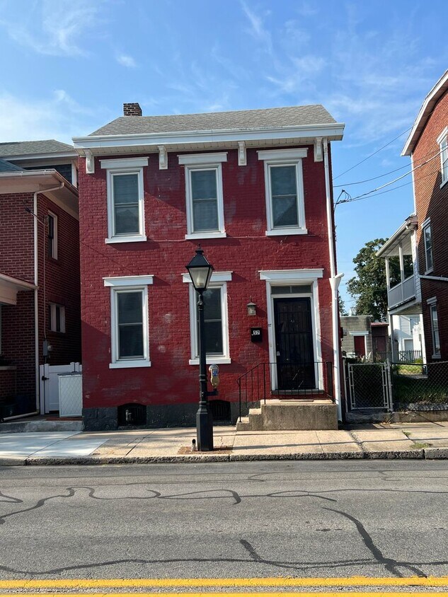 57 E North St, Carlisle, PA 17013 - House Rental in Carlisle, PA ...