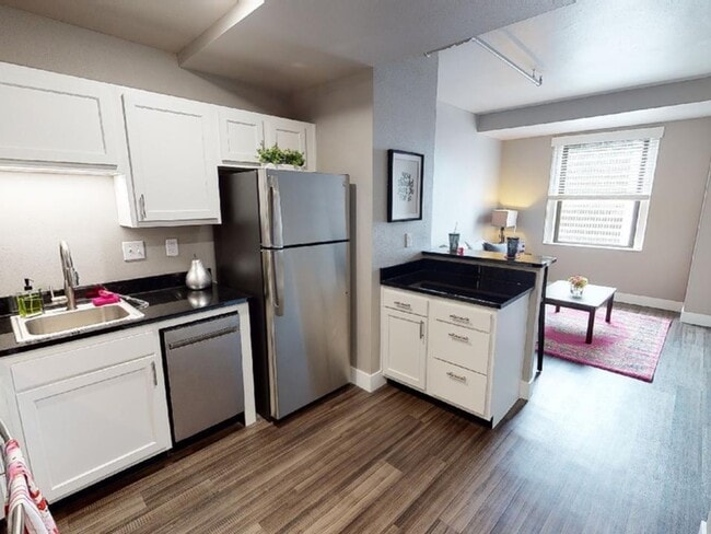 Flats on Fifth Apartments - 430 W Muhammad Ali Blvd Louisville, KY ...