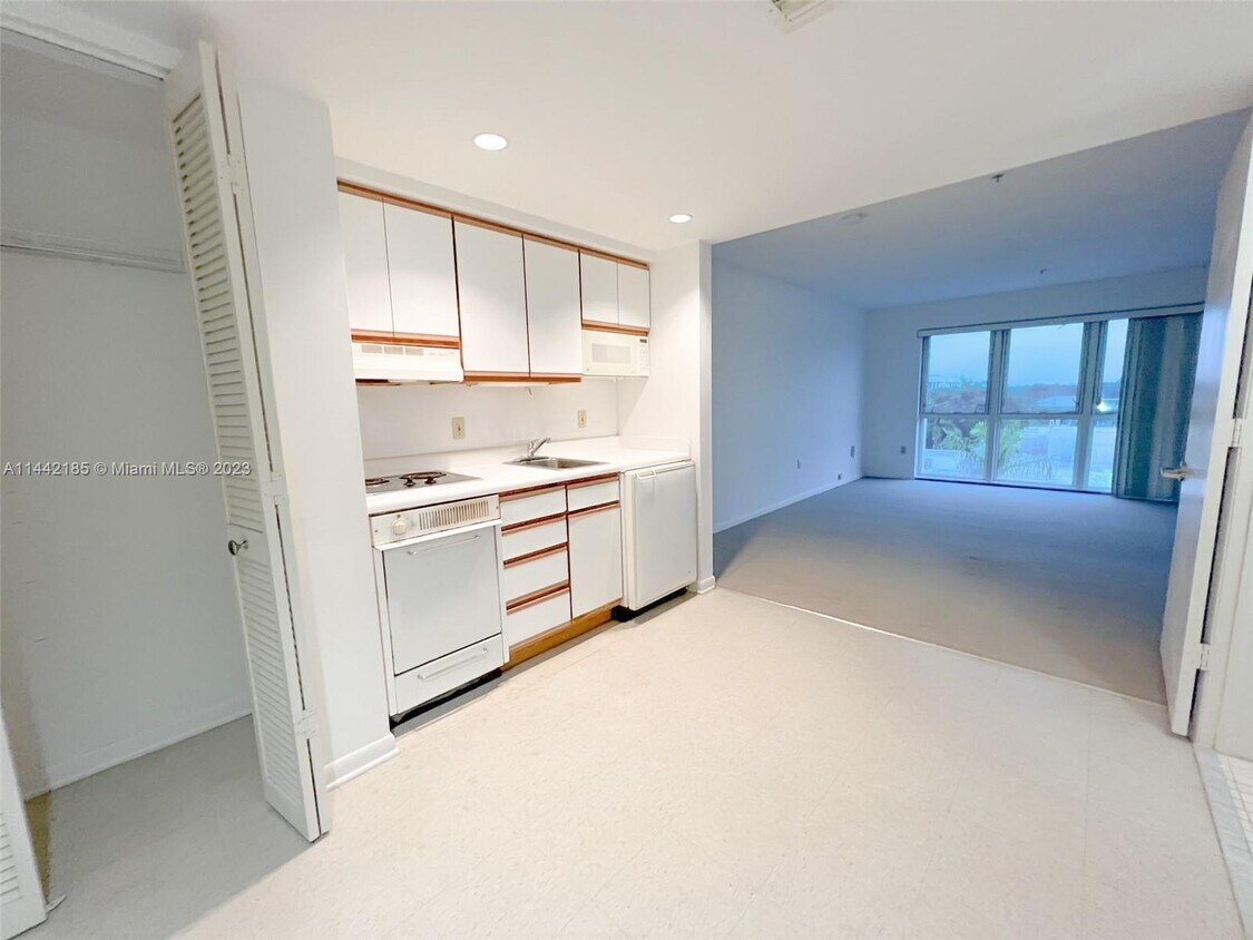 5779 Sunset Dr Unit 5779, South Miami, FL 33143 - Condo for Rent in ...