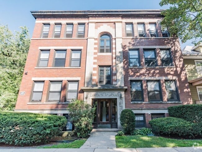 Duplex For Rent in Chicago IL