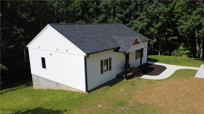 148 Buena Vista Dr, Pilot Mountain, NC 27041 - House Rental in Pilot ...